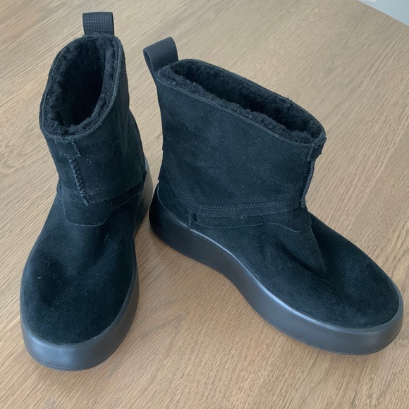UGG | Shoes | New Uggs Boom Boots Short Ankle Booties Black 6 | Poshmark